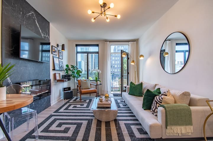Seattle *Rock 'N Roll* Glam - 1bd/1ba Urban Condo - Seattle, WA