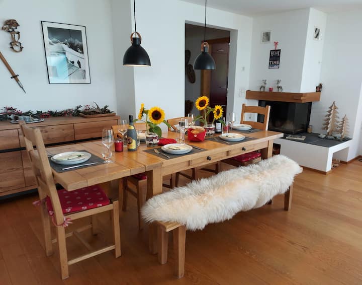 Stunning 4-bedroom Apartment With Views - Pany