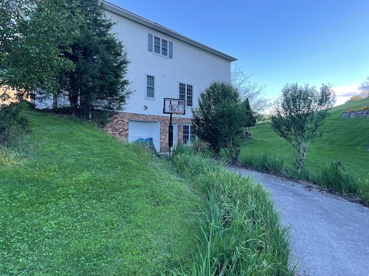 Blacksburg Hokie Football - Four Bed Apartment - Blacksburg, VA