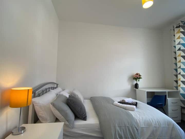 Nice Standard Double Room With Personal Bathroom - Coventry