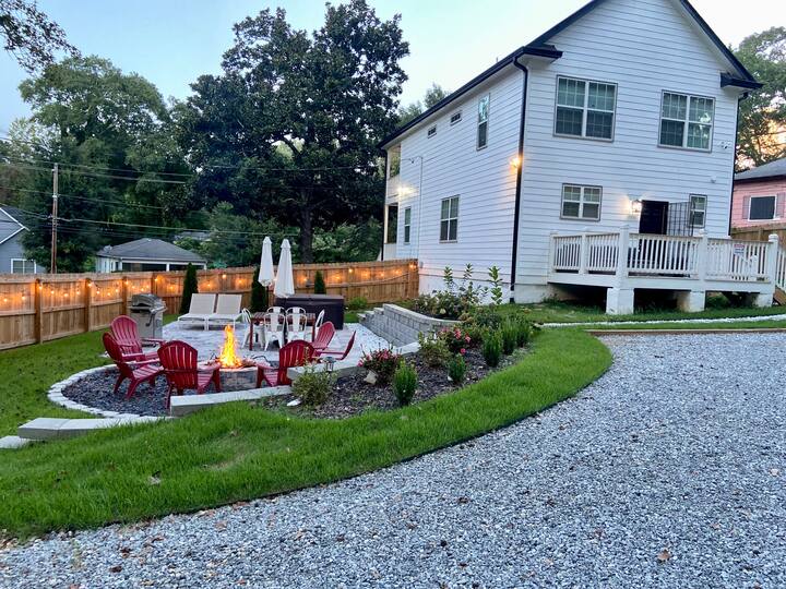 Lovely Urban Farmhouse With Hot Tub! - Atlanta, GA