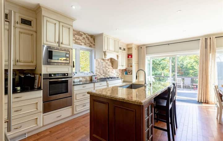 The Mary Moose - Huntsville