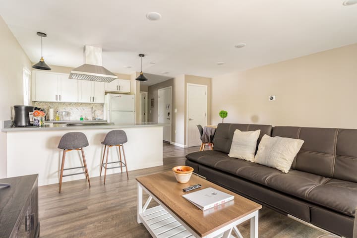 Real Gem In Renton! Location, Convenience. - Renton, WA