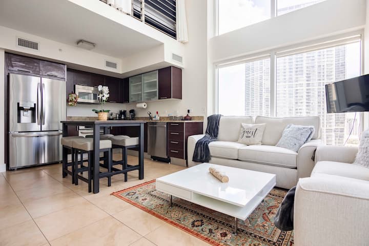 Brickellriver Loft|parking & 12 Min To South Beach - Miami, FL