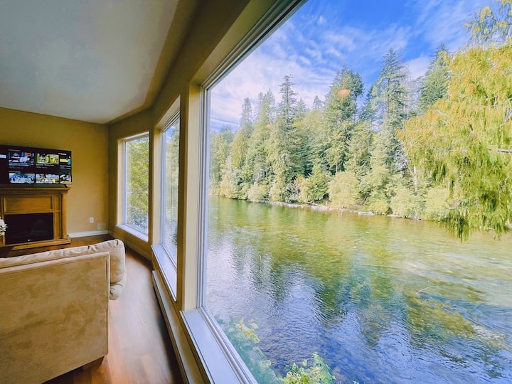 Riverfront Relaxation & Angler's Paradise - Quadra Island