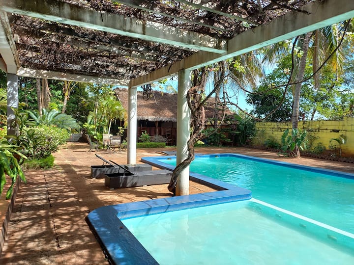 Charmante Villa De 4 Chambres Avec Piscine - Madagascar
