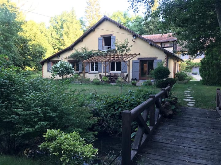 Charming House In The Forest, With Heated Pool - Loiret