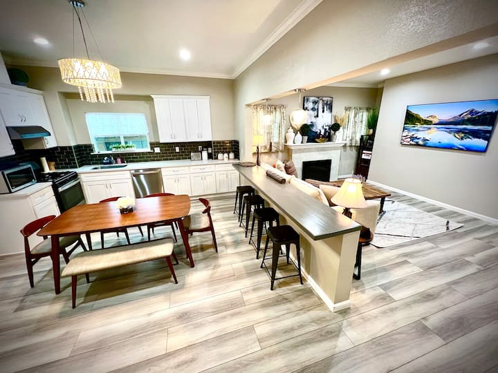 Luxurious & Grand 8 Br At The Heart Of San Jose - San Jose, CA