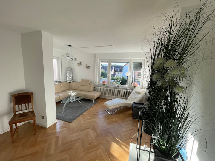 Große Etagenwohnung Im 2 Familienhaus In Ehningen - Herrenberg