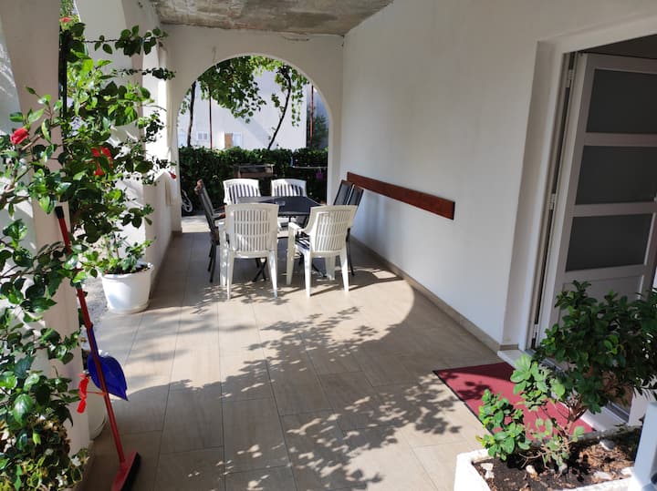 Beautiful Guest House For 8 Persons - Makarska