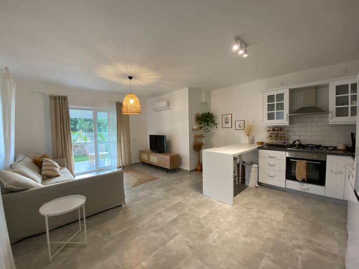 Ideal Summer House With Spacious Garden - Datça