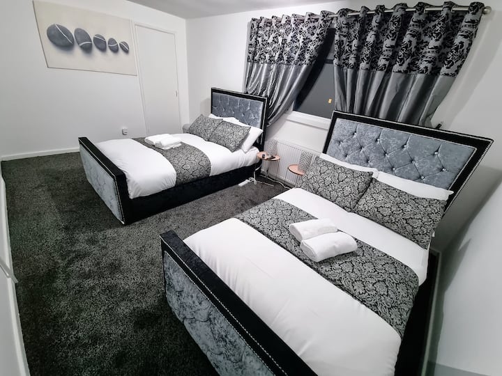 Stylish Home With Hot Tub In Woodhouse - West Yorkshire