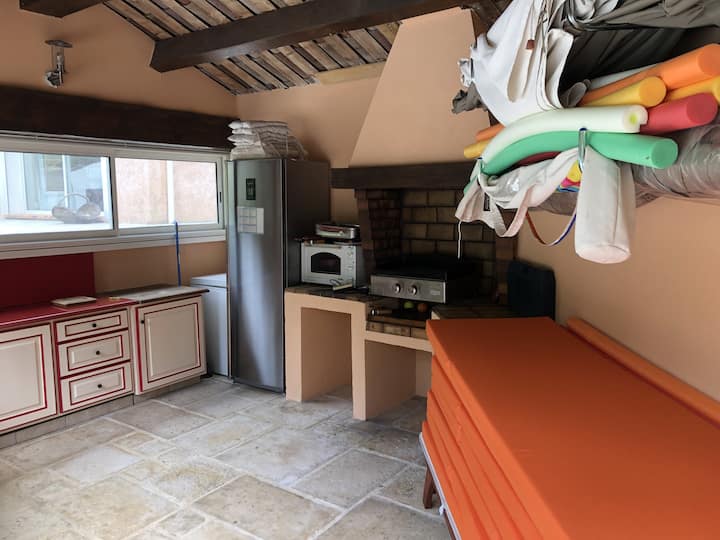 Agréable Chambre Composée De 2 Pièces Climatisées - Montauroux