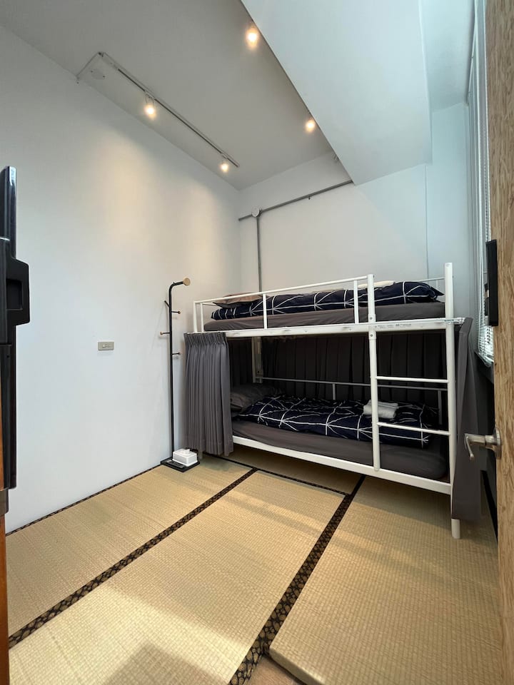 溫叨 青旅(2f)2人上下舖雅房201e(2人私人專用/中央共用空調/青年旅舍)@ 龍山寺街92號 - 鹿港鎮