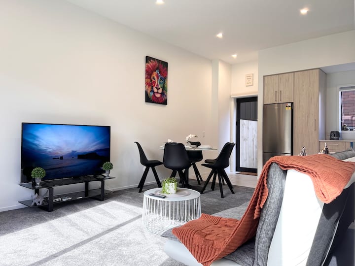 Spacious Luxe 3 Story Townhouse On Cashel Street - Christchurch