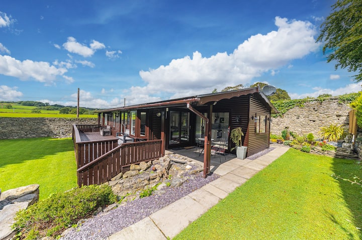 Stunning, Secluded Three Bedroom Lodge - Cartmel