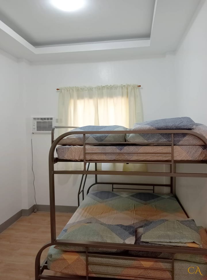 Casa Aliwalas: Tres - Lobo