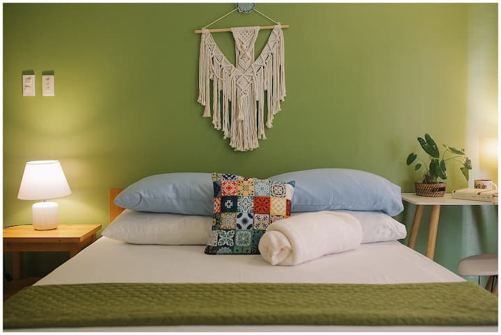 Warm & Cozy Room 4 With Own Balcony Near It Park - フィリピン セブ