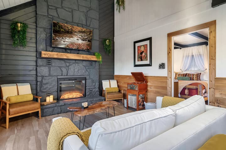 Mtn Views! King Beds!1mi To Gsmnp, Ober& Downtown! - Gatlinburg, TN