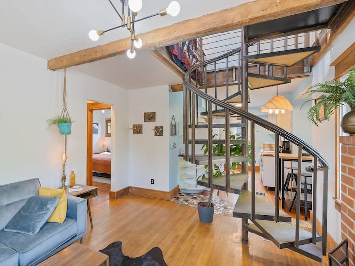 Mallory Hideout An Artistic Oasis W 2 Soaking Tubs - Portland, OR