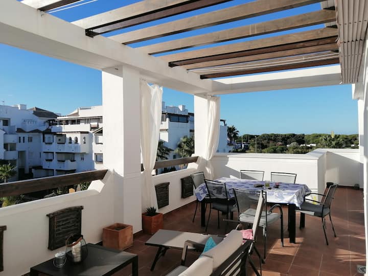 Piso Muy Soleado Con Gran Terraza - Rota