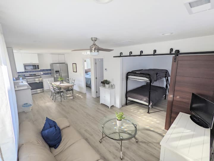 Central Guesthouse, 2 Br, 1 Bath, New And Modern - Santa Clara, CA