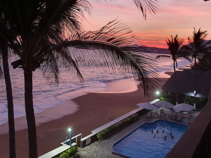 Beach Front 3 Bedroom Condo With The Best View - Manzanillo