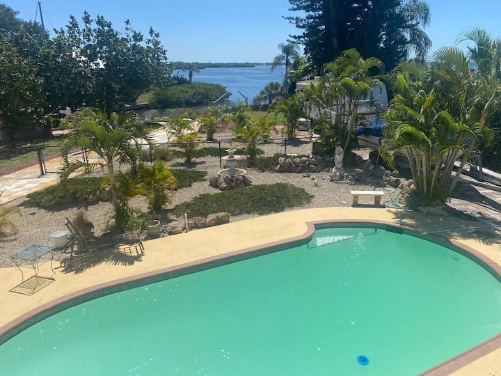 Luxury Bayview Retreat W/pool, Spa+ Hot Tub - Longboat Key, FL