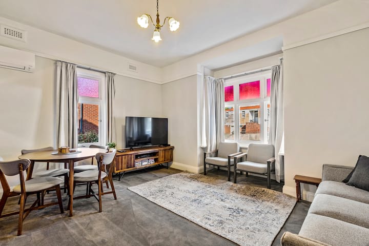 Sunny Apartment On The Fringe Of The Cbd - Hobart
