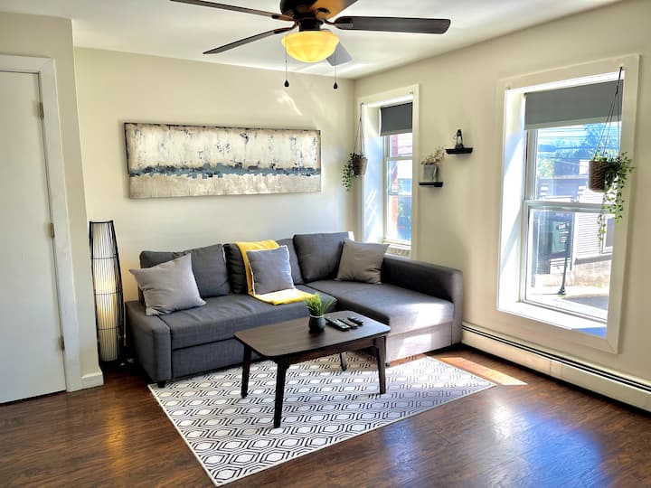 The Golden Gem! Right On Main Street! - Hudson Valley, NY