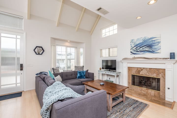 Your "Carlsbad Cottage" Awaits! Steps From Beach! - Carlsbad, CA