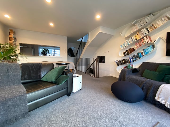 Private Room With Stunning Views Of City & Harbour - Wellington