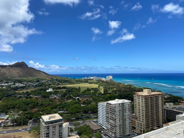 Waikiki Beach Ocean 28f Suite, Patio - Honolulu, HI