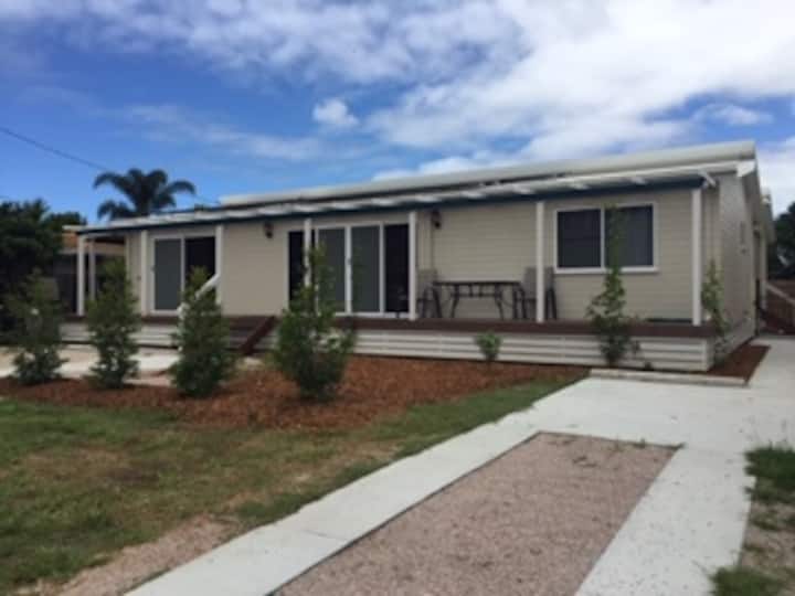 2-bedroom Holiday Home With Your Pet(s). - Sunshine Coast