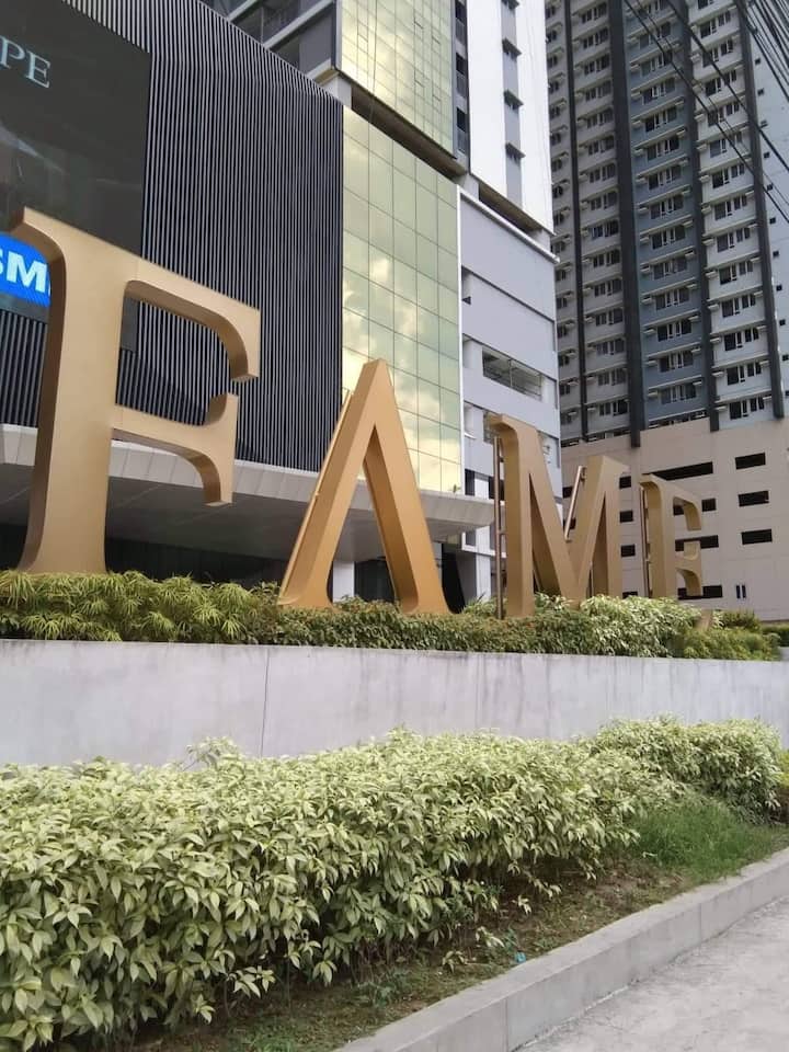 The Iconic: Comfortable Living By Awsom Phil - Makati