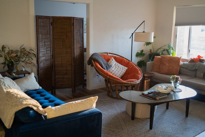 Aurora Art House - Full Home Gym & Sun Room! - Aurora