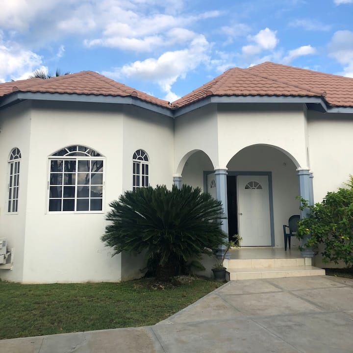 River Oaks Villa - Ocho Rios