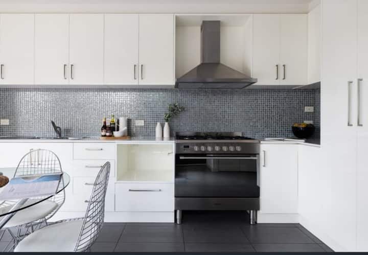 Light Filled Townhouse In The Heart Of Preston - Northland