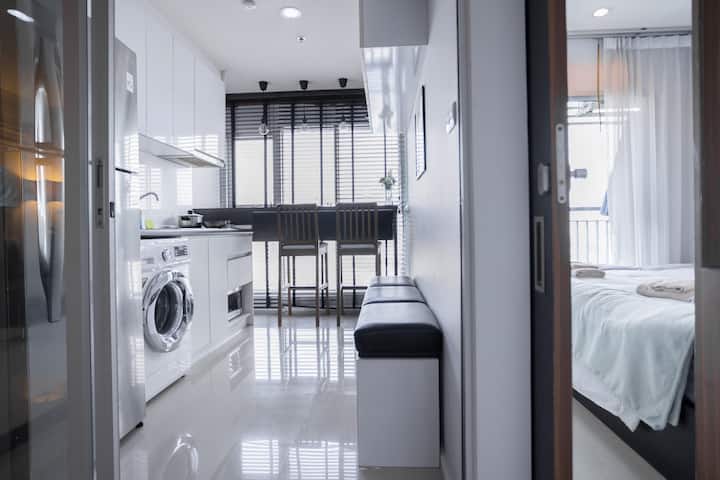 Fully Equipped Escape Pad, 9 Mins Bts, Phrakhanong - Bangkok