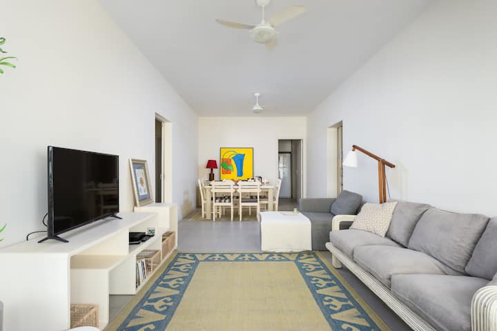 Passos Da Praia Em Prédio Frente Mar Por Sol Homes - Balneário Camboriú