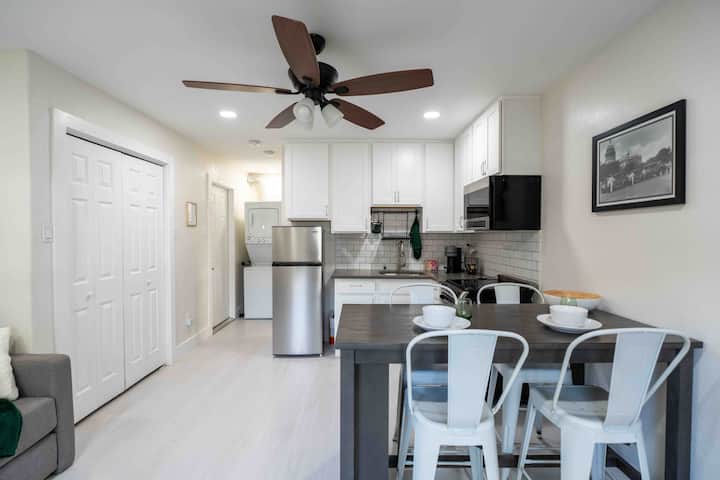 Cozy Studio With W/d; 10 Min To Ut, Domain & Q2! - Great Hills - Austin
