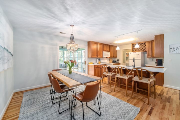 Seaside Getaway On Folly ~ 1 Block To The Beach! - Folly Beach, SC