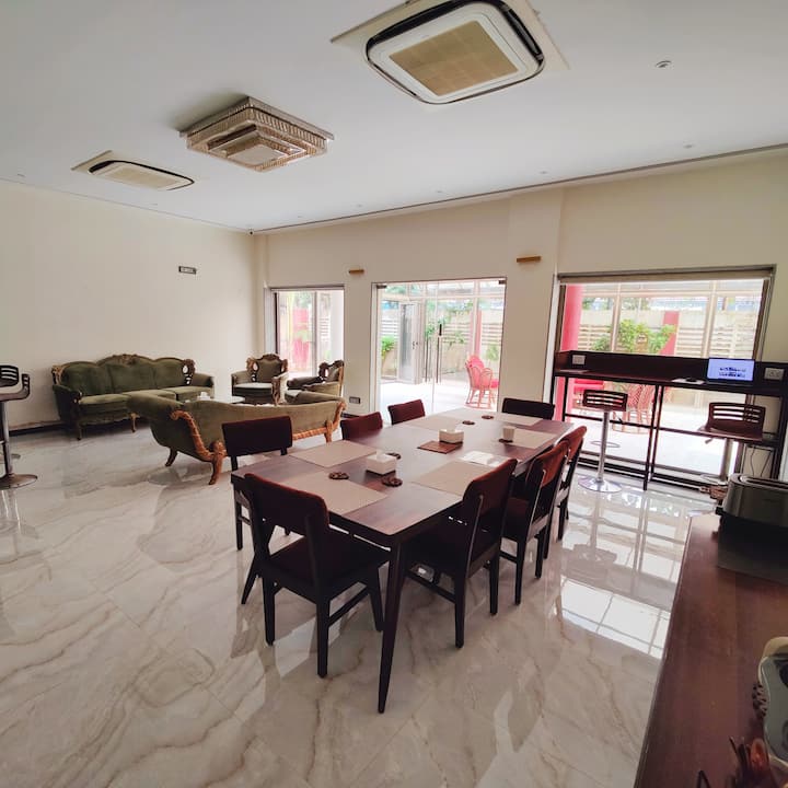 The Comfort Of Home. The Luxury Of Space. - Mumbai