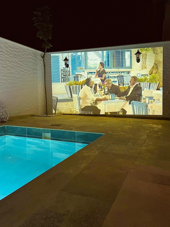 Huzur Ve Sakin  Müstakil Havuzlu Modern Villa. - Aliağa