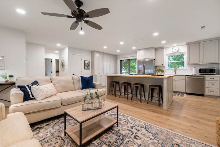 The Carefree Cottage- Downtown Bentonville - 로저스