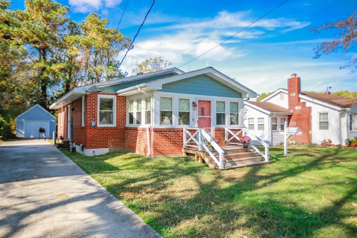 Buckroe Beach Bungalow - Hampton, VA