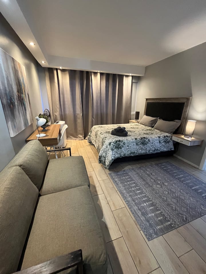 Lovely 1-bedroom Vacation Home With A Pool - Camps Bay