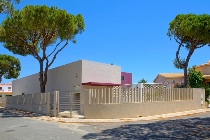 Family Villa Opposite Aquashow Waterpark - Quarteira