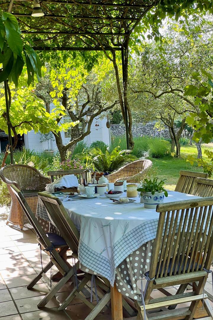 Mas De Charme Dans Un éCrin De Verdure - Uzès