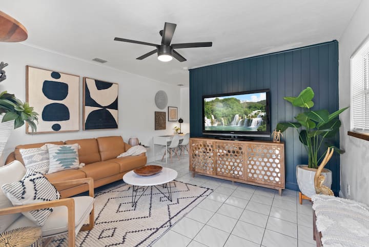 Chic & Cozy 2 Bedroom Home Near Downtown Orlando - Maitland, FL